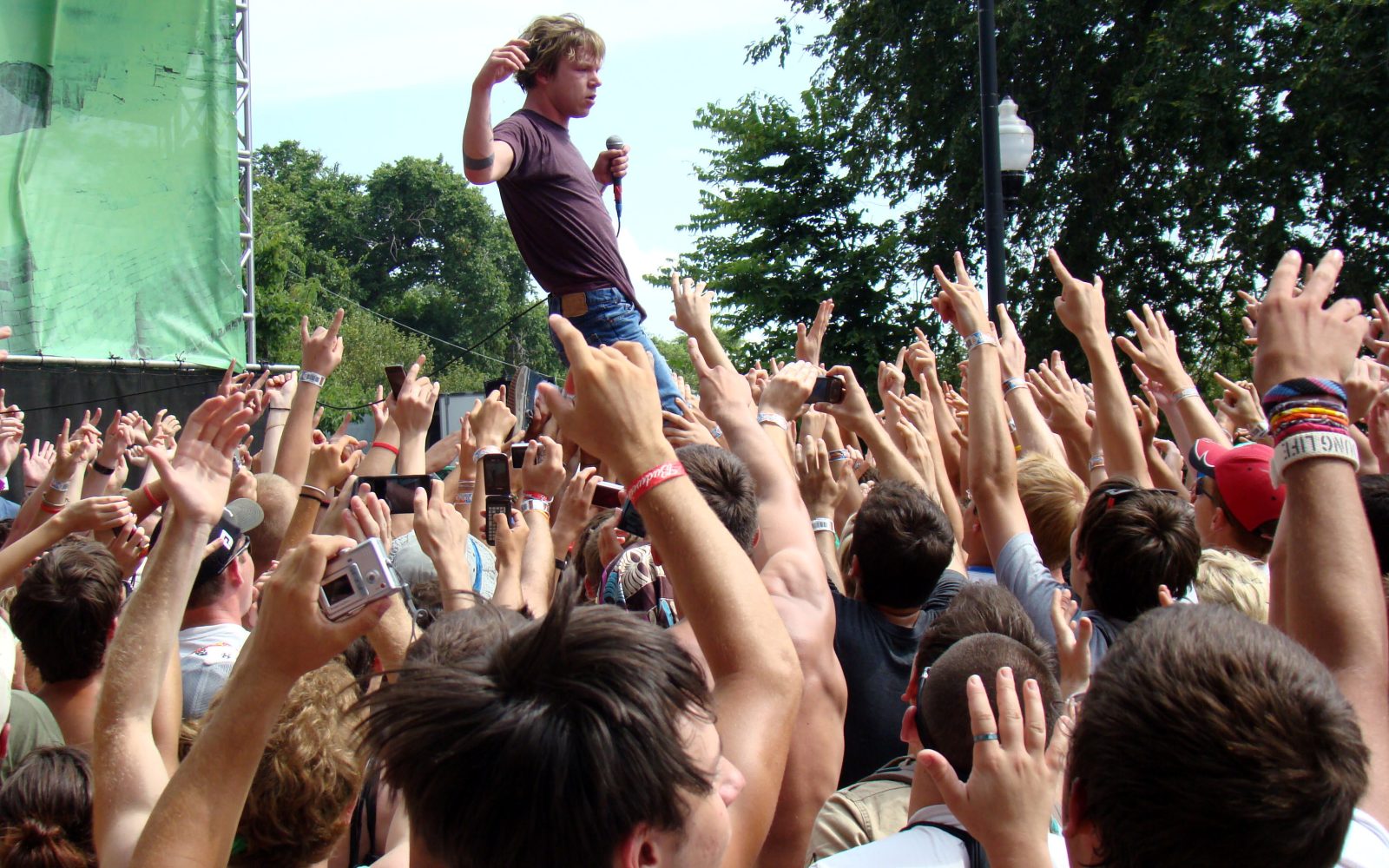 Prepare for Cage the Elephant's new album "Neon Pill" | Music Nonstop Today