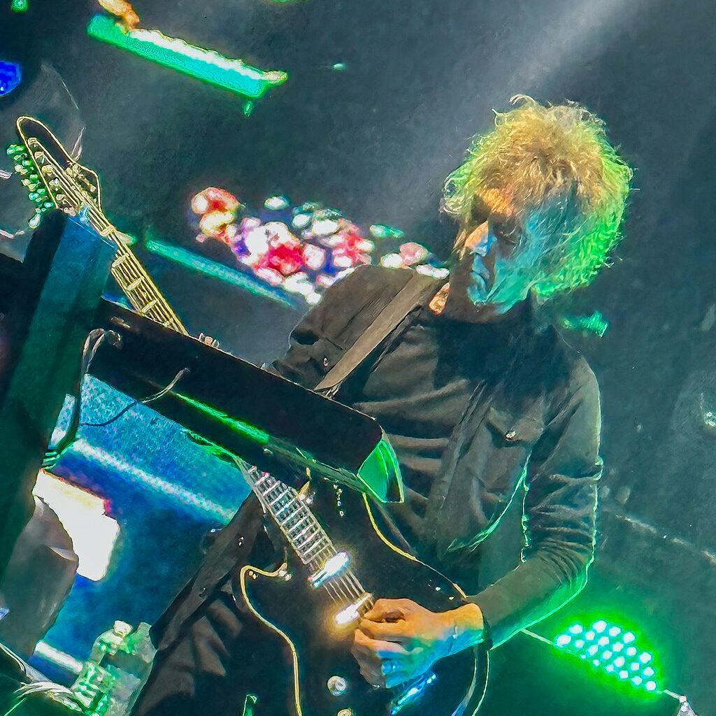 2000s Rock Bands: Top Hits & Legends from the Decade